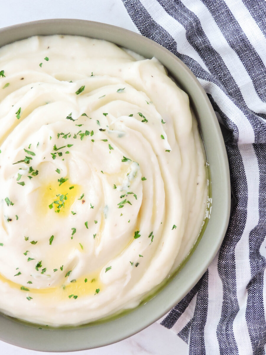 Creamy Cauliflower Mashed Potatoes - Fresh Fit Kitchen
