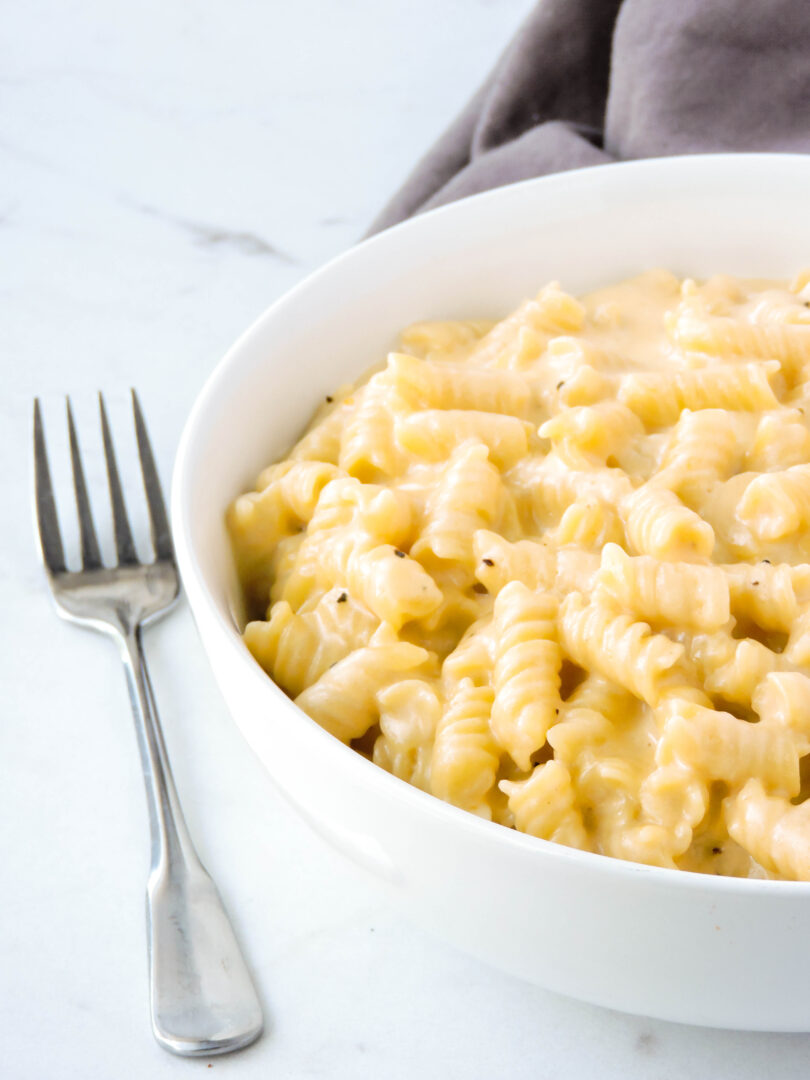 Healthy Low Fat High Protein Creamy Mac and Cheese - Fresh Fit Kitchen